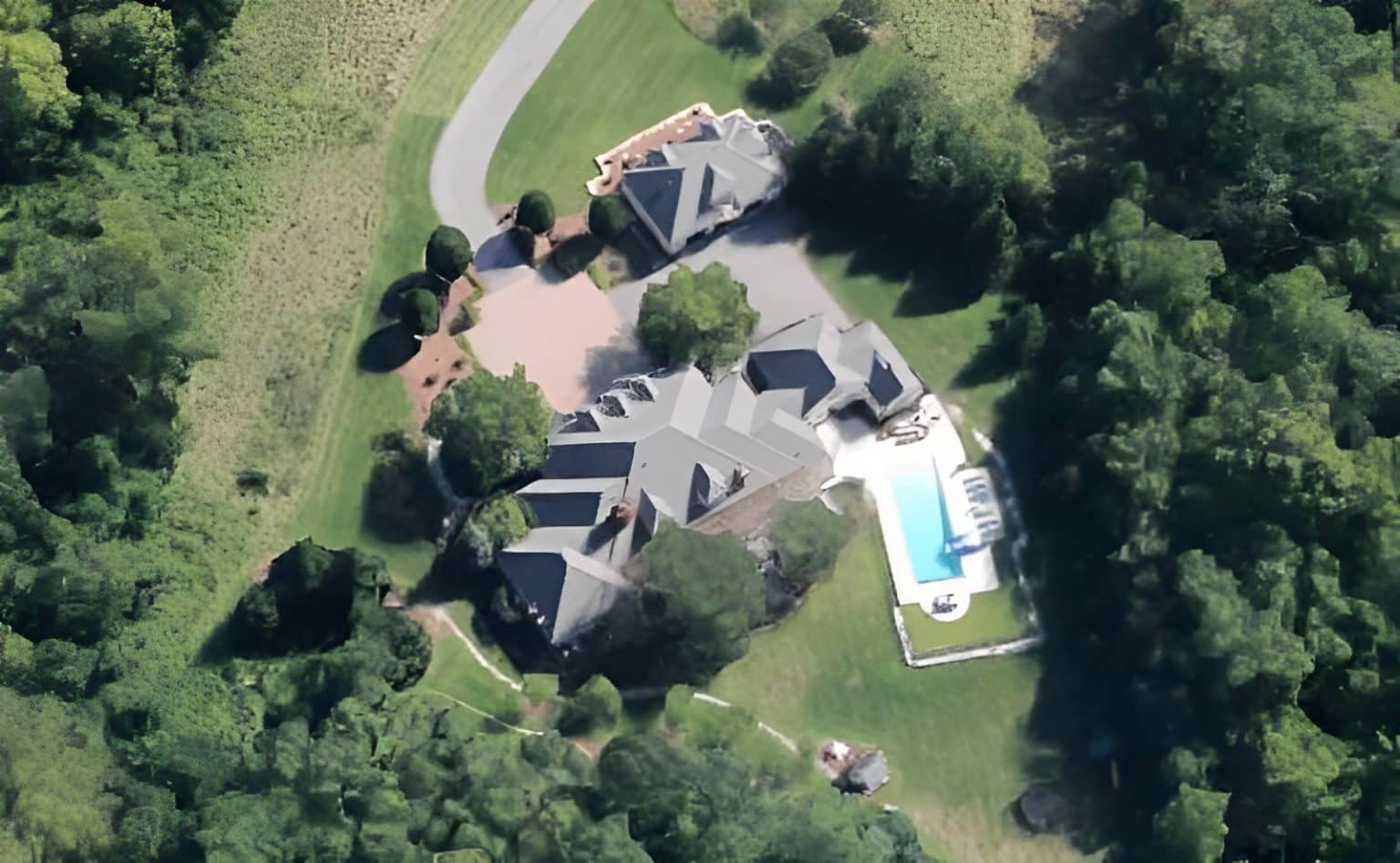 A Peek Inside Eric Clapton's Opulent Ohio Mansion - GigWise