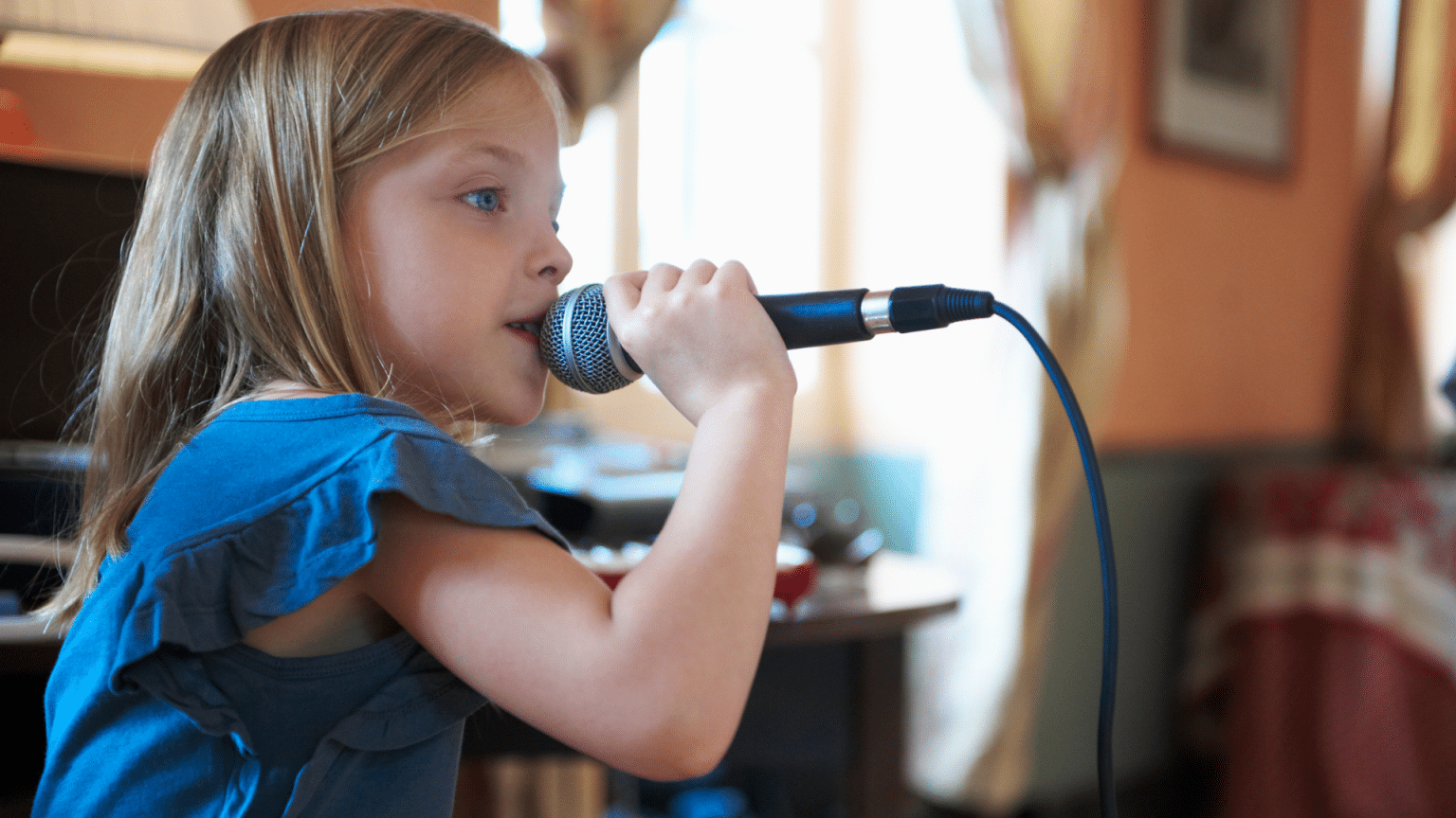 Techniques for Singing Without Straining Your Throat - GigWise