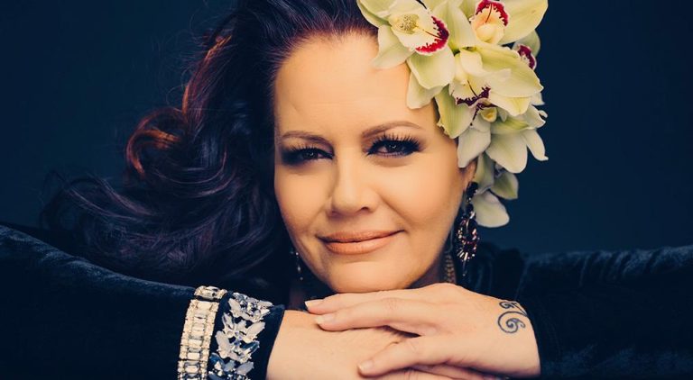 34 Famous Hawaiian Female Singers You Need to Know - GigWise