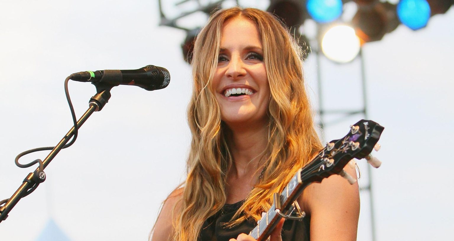 Top 30 Blonde Female Country Singers - GigWise