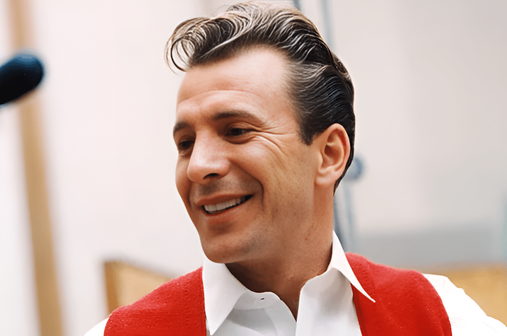 Unveiling the Icons: Male Country Singers of the 1950s - GigWise