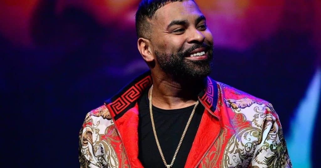 30 Most Captivating Male R&B Singers of the 1990s - GigWise