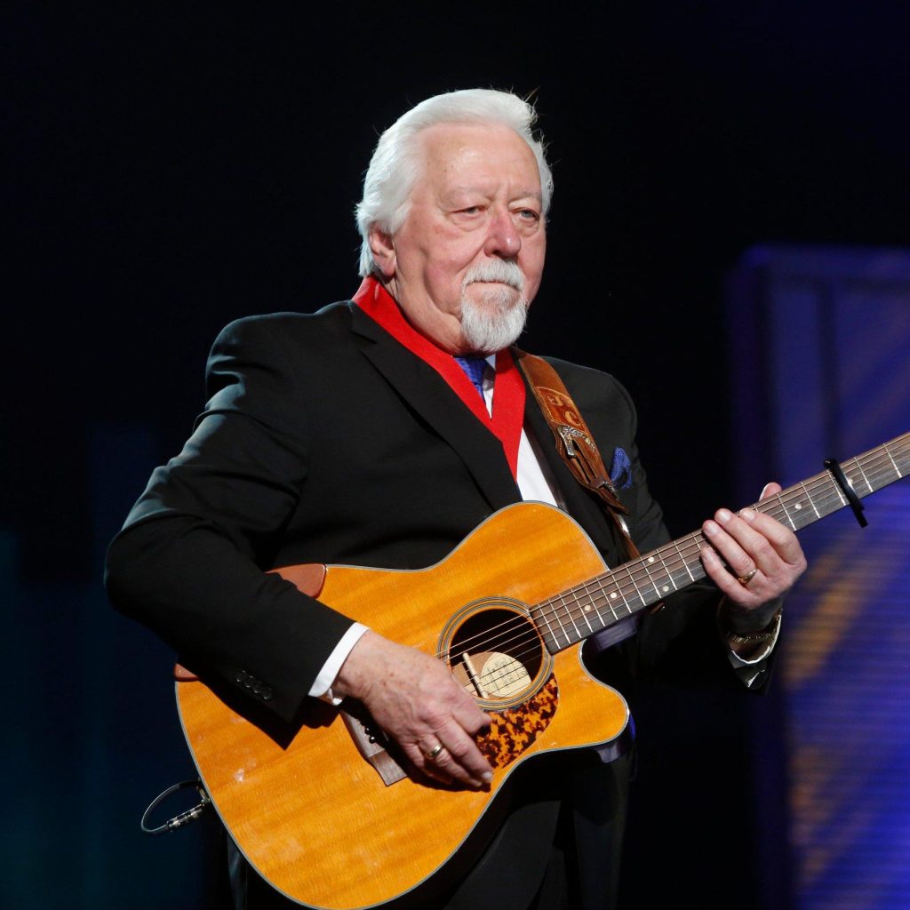 59 Iconic Country Singers from North Carolina You Can't Miss - GigWise