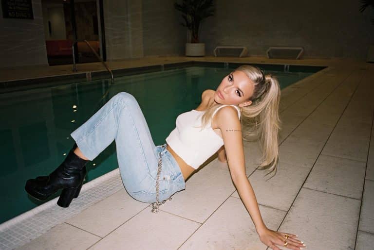 20 Canadian Female Pop Singers You Need to Know About - GigWise