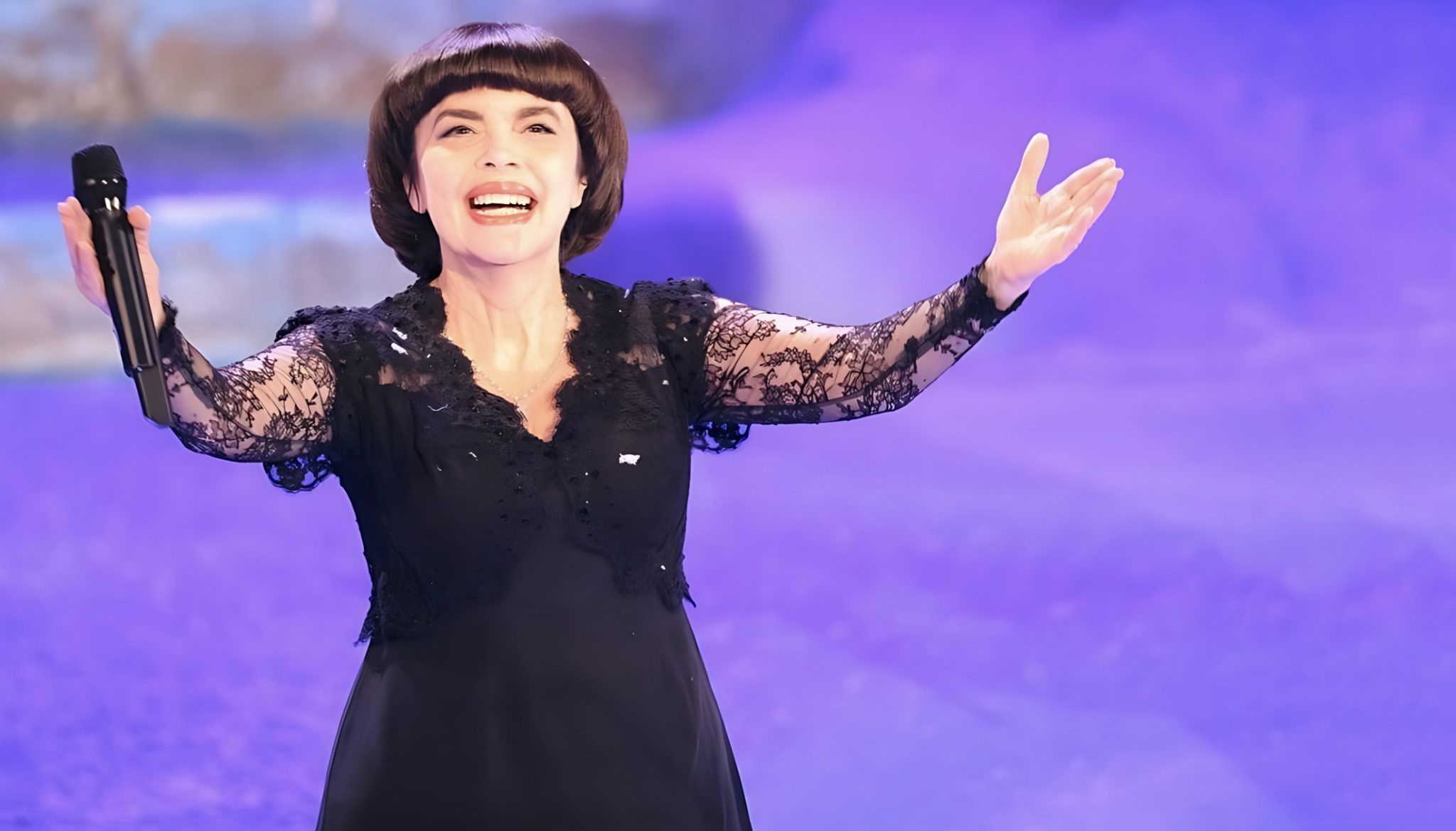 List of 15 French Female Singers Who Changed Modern Music - GigWise