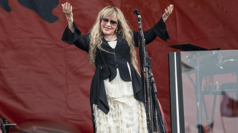 20 Female Singers with Deep Raspy Voices - GigWise