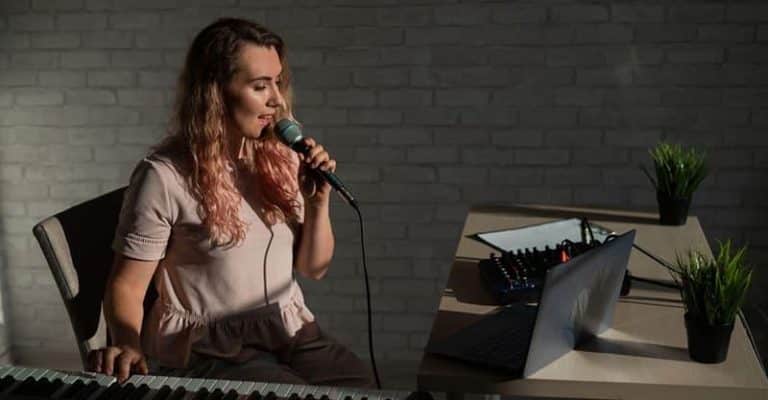 Expanding Your Vocal Horizons: Exploring the Alto Voice Range - GigWise