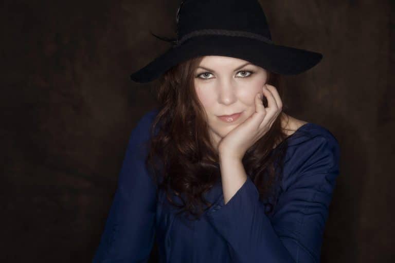 30 Legendary Female Singers of 60s Folk Music - GigWise