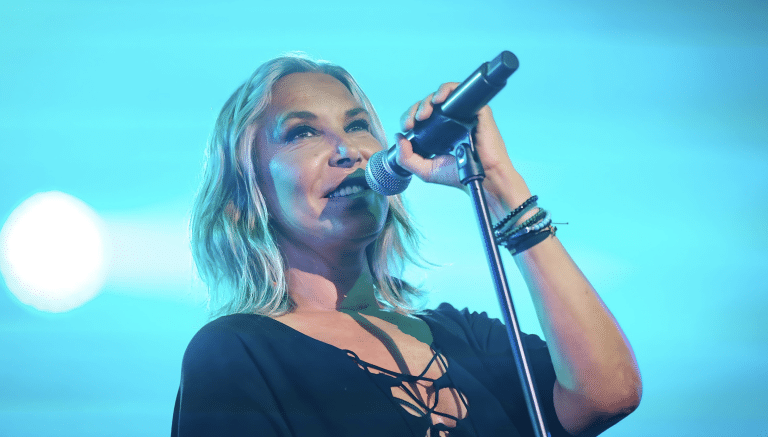 List of 15 French Female Singers Who Changed Modern Music - GigWise