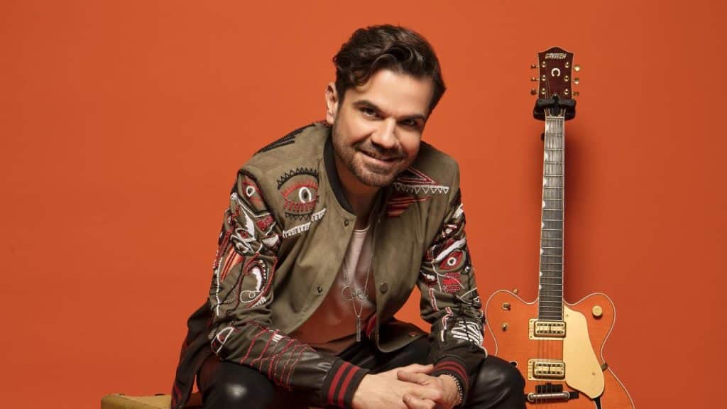 47 Iconic Turkish Singers You Should Know - GigWise