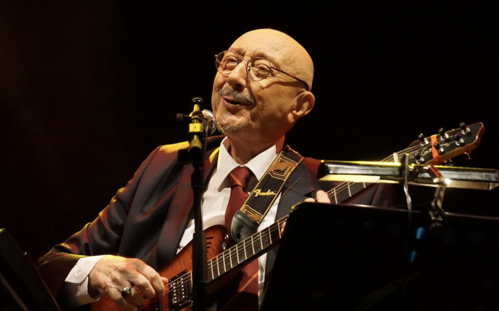 47 Iconic Turkish Singers You Should Know - GigWise