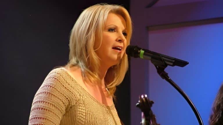 Top Female Country Singers of 2000s That Defined a Decade - GigWise