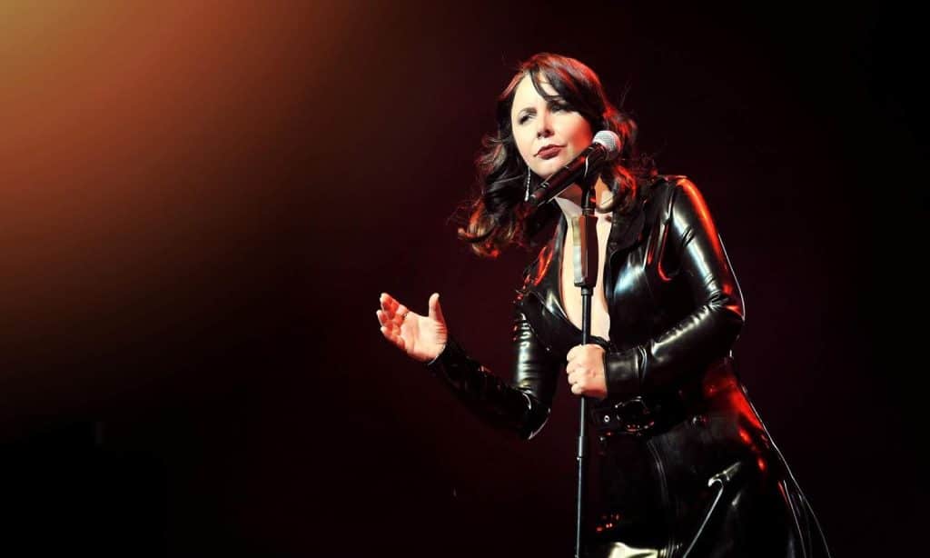 47 Iconic Turkish Singers You Should Know - GigWise