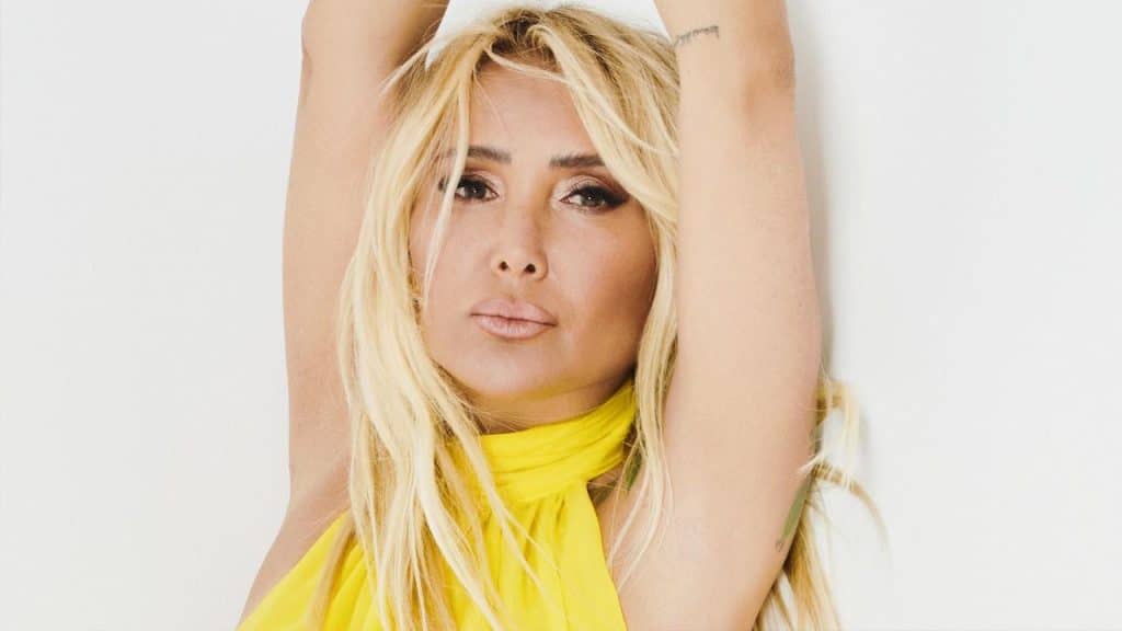 47 Iconic Turkish Singers You Should Know - GigWise