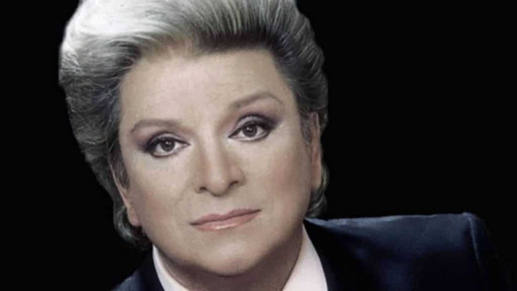 47 Iconic Turkish Singers You Should Know - GigWise