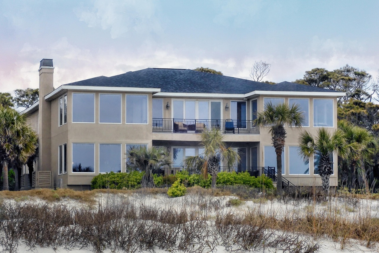 How Celebrities Go About Finding Their Luxury Pads and Sealing the Deal ...