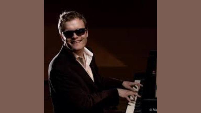 15 Popular Blind Piano Player You Should Know - GigWise