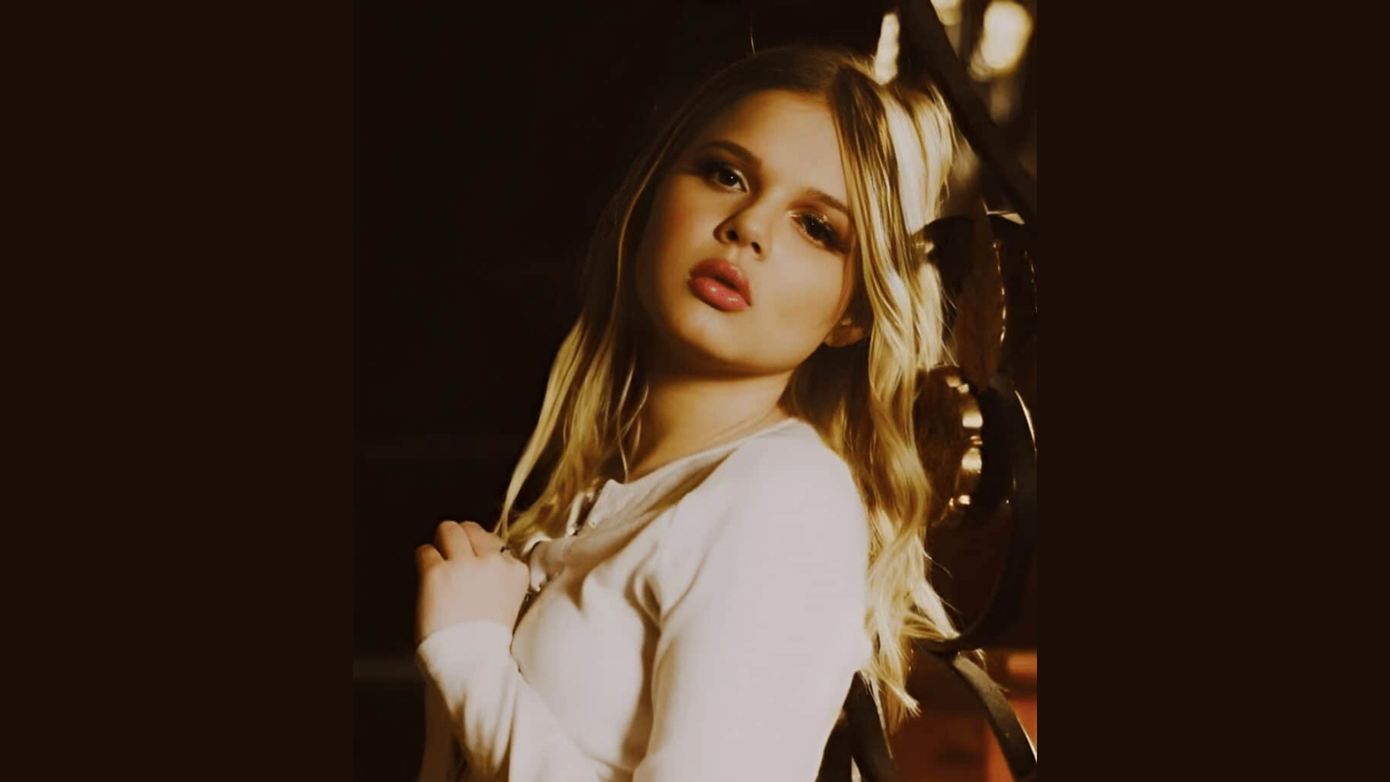 Coco Lovelock Age, Bio, Career & Net Worth 2025 - GigWise