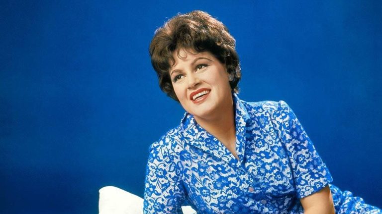 Crazy Lyrics by Patsy Cline: A Heartfelt Classic - GigWise