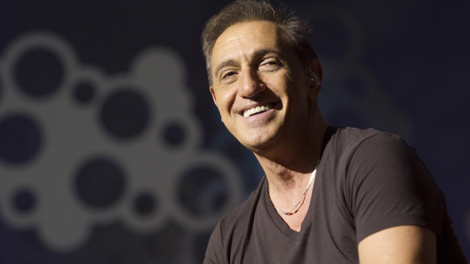 33 Famous Hispanic Singers of All Time - GigWise